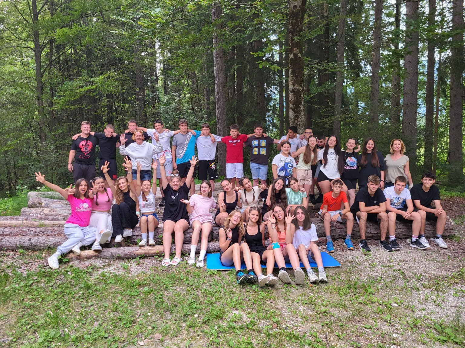 Pozdravi iz Planice - Osnovna šola Karla Destovnika - Kajuha, Ljubljana